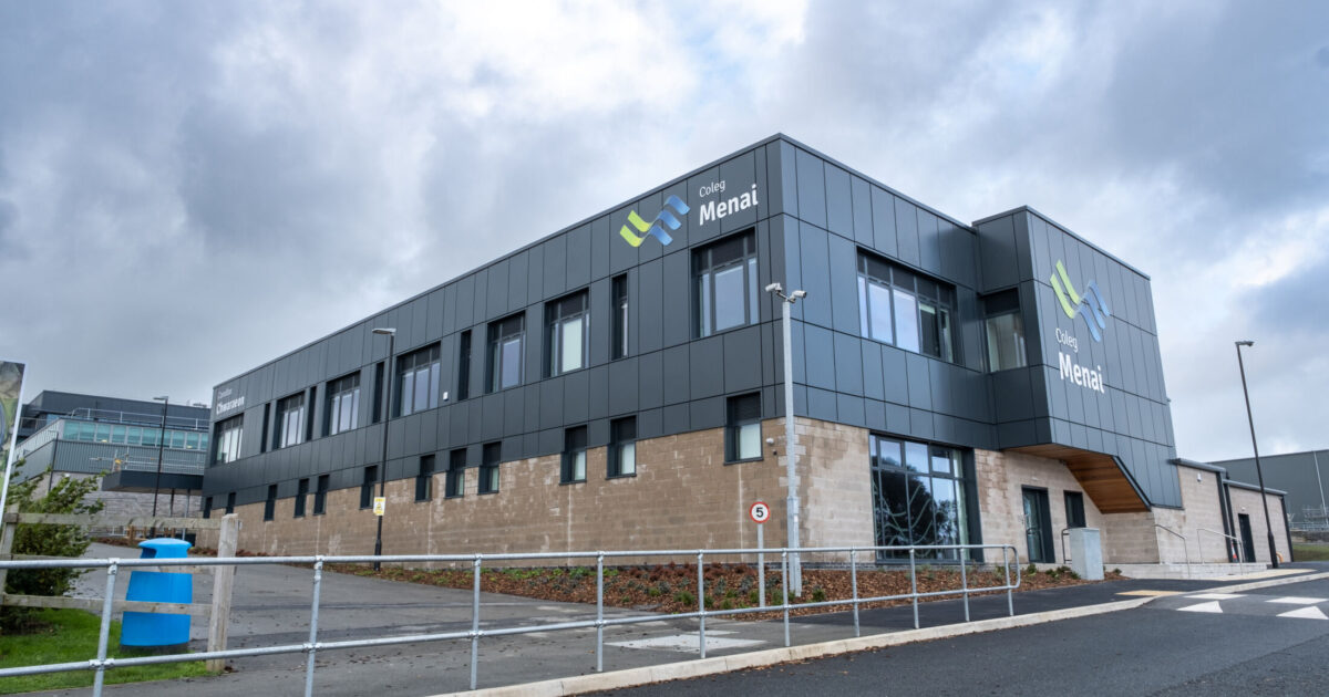 State-of-the-art Sports Centre Opens at… | Grŵp Llandrillo Menai