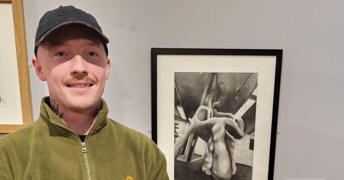 Joshua wins Kyffin Williams student prize | Grŵp Llandrillo Menai