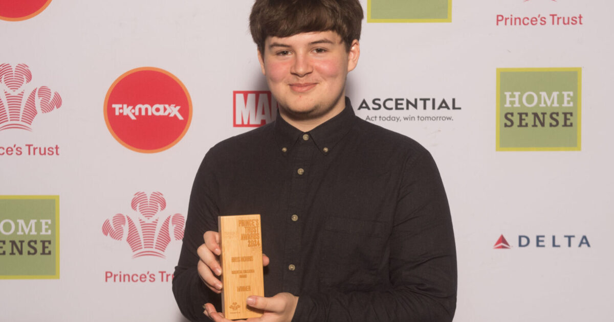 Rhys wins Prince’s Trust Wales Education Award | Grŵp Llandrillo Menai