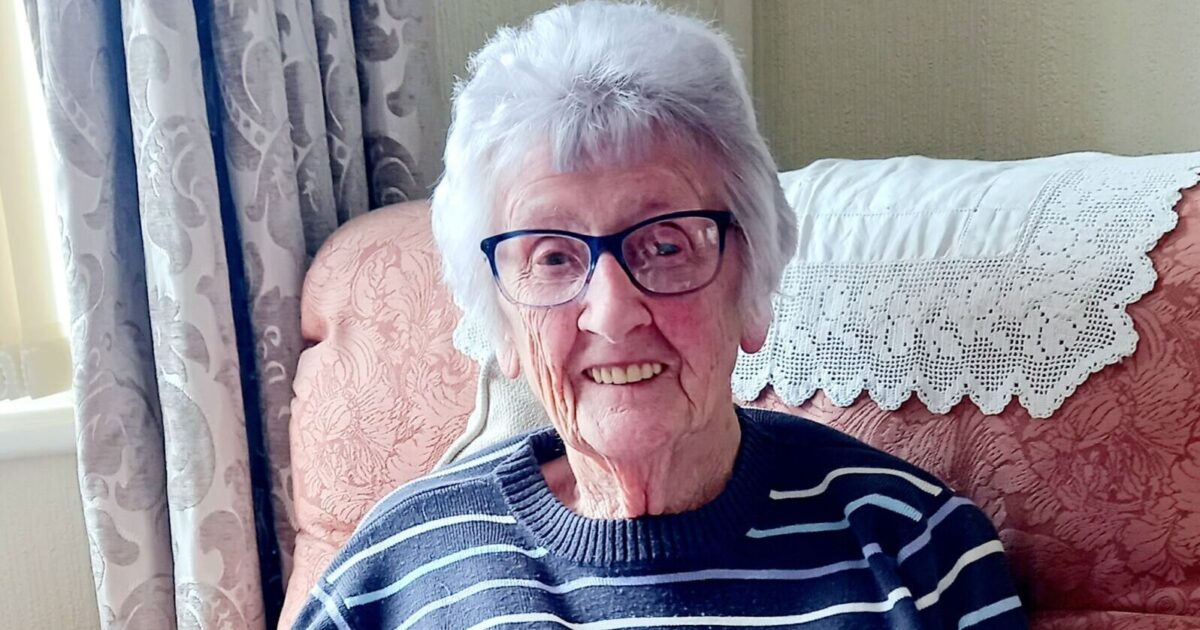 Mair, 92, inspired by tutor Eabhan as she… | Grŵp Llandrillo Menai